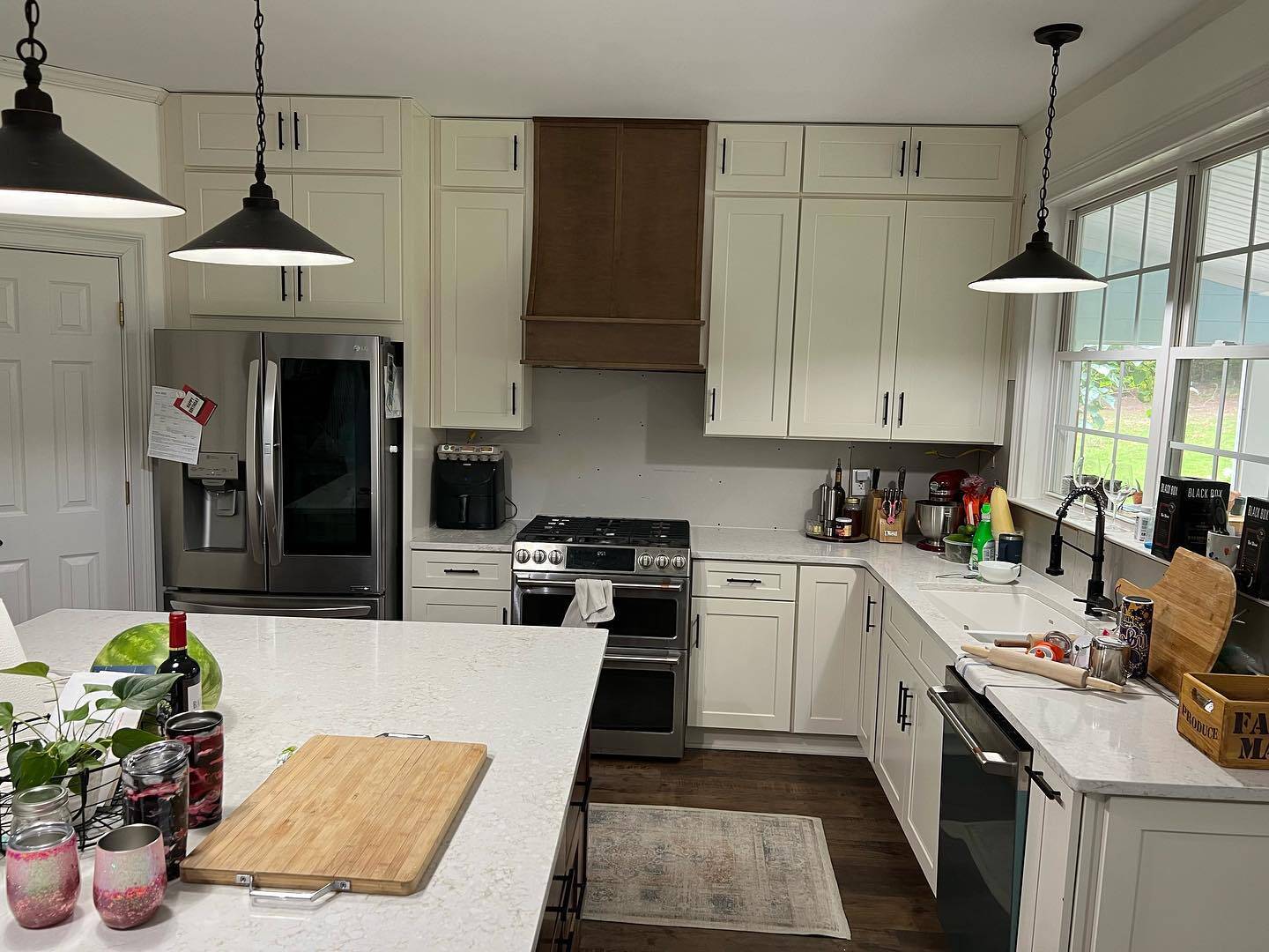 Shaker Antique White Kitchen Cabinets Umber Hood Vent and New Kitchen ...